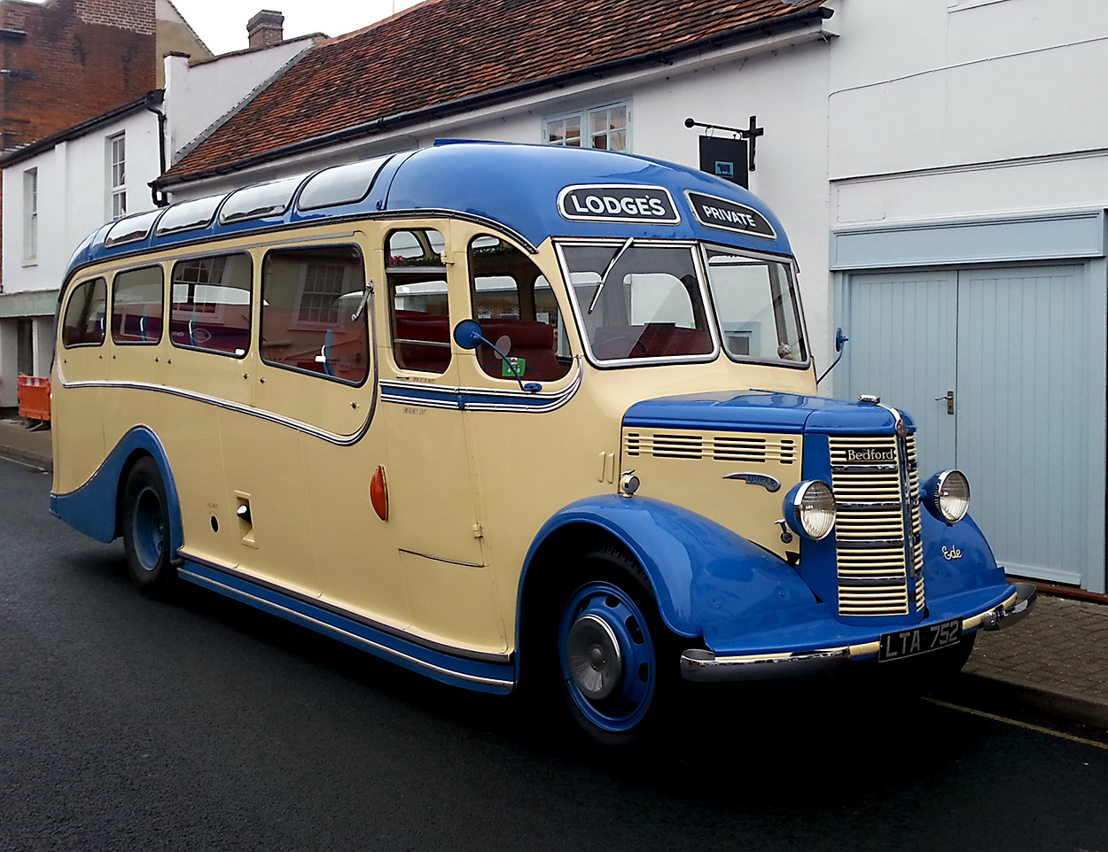 Bedford Duple OB Bus – Steve's Narrow Gauge Railway Adventure