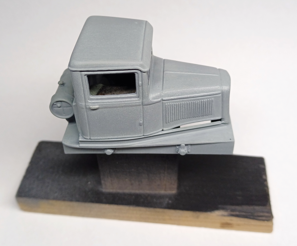 Painting the Die-Cast Critter Loco – Steve's Narrow Gauge Railway Adventure